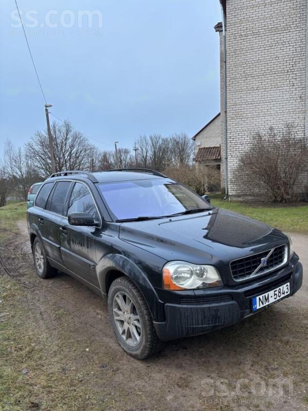 Black Volvo XC90 2004 in Talsi, with an engine capacity of 2.50 L and mileage of 382 thousand km for 4000 €, photo 2 on AUTOMOTO.COM.LV