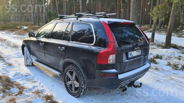 Black Volvo XC90 2004 in Riga, with an engine capacity of 2.50 L and mileage of 0 thousand km for 3000 €, photo 4 on AUTOMOTO.COM.LV