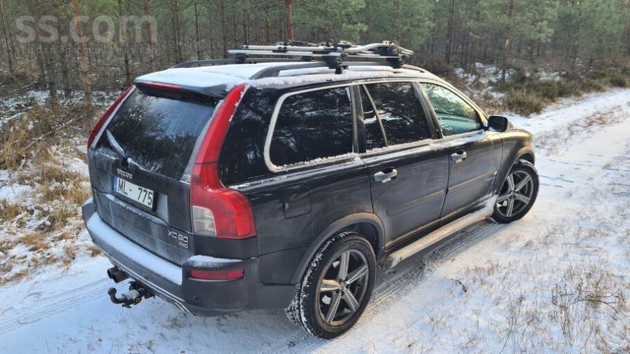 Black Volvo XC90 2004 in Riga, with an engine capacity of 2.50 L and mileage of 0 thousand km for 3000 €, photo 5 on AUTOMOTO.COM.LV