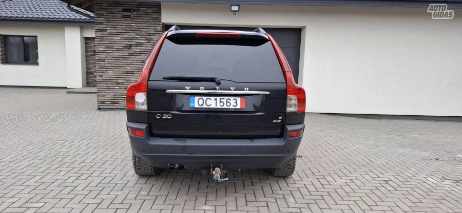 Melns Volvo XC90 2004 Viļņa, ar dzinēja tilpumu 2.40 L un nobraukumu 389 tūkst. km par 2999 €, foto 3 vietnē AUTOMOTO.COM.LV