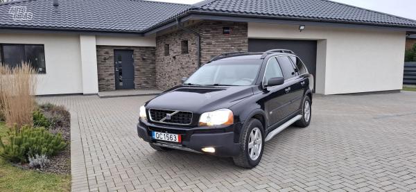 Black Volvo XC90 2004 in Vilnius, with an engine capacity of 2.40 L and mileage of 389 thousand km for 2999 €, photo 8 on AUTOMOTO.COM.LV