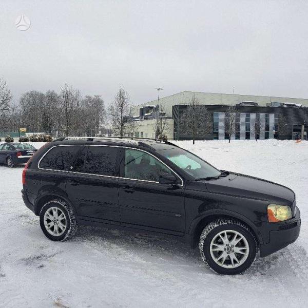 Melns Volvo XC90 2004 Utena, ar dzinēja tilpumu 2.40 L un nobraukumu 320 tūkst. km par 4250 €, foto 4 vietnē AUTOMOTO.COM.LV