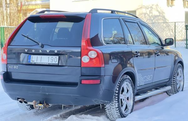 Black Volvo XC90 2004 in Kaunas, with an engine capacity of 2.40 L and mileage of 367 thousand km for 3450 €, photo 5 on AUTOMOTO.COM.LV