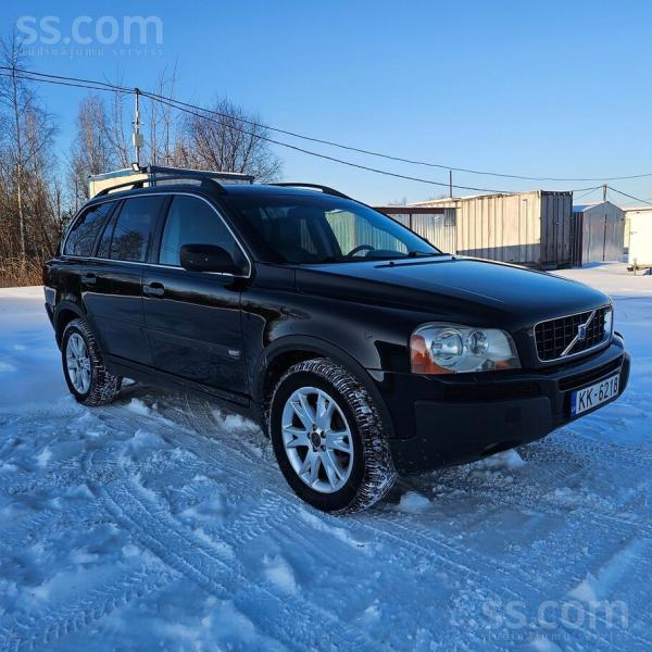 Black Volvo XC90 2004 in Riga, with an engine capacity of 2.40 L and mileage of 370 thousand km for 3750 €, photo 3 on AUTOMOTO.COM.LV