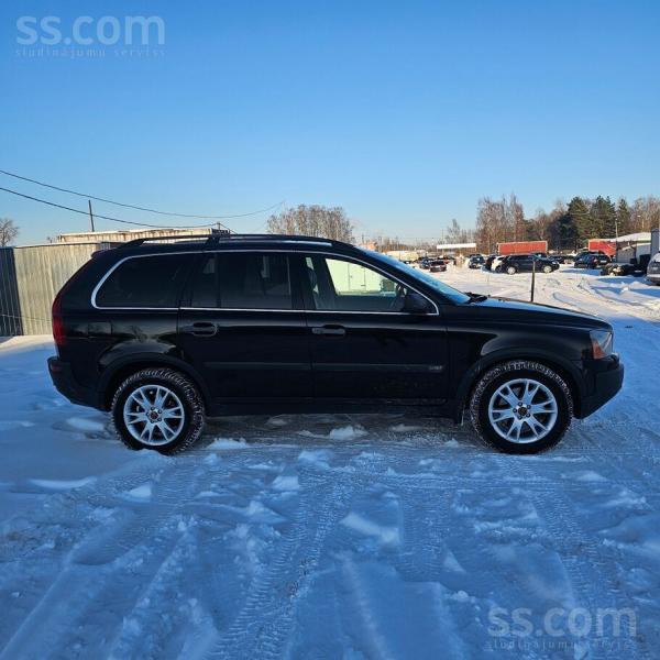 Black Volvo XC90 2004 in Riga, with an engine capacity of 2.40 L and mileage of 370 thousand km for 3750 €, photo 4 on AUTOMOTO.COM.LV
