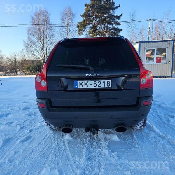 Black Volvo XC90 2004 in Riga, with an engine capacity of 2.40 L and mileage of 370 thousand km for 3750 €, photo 6 on AUTOMOTO.COM.LV