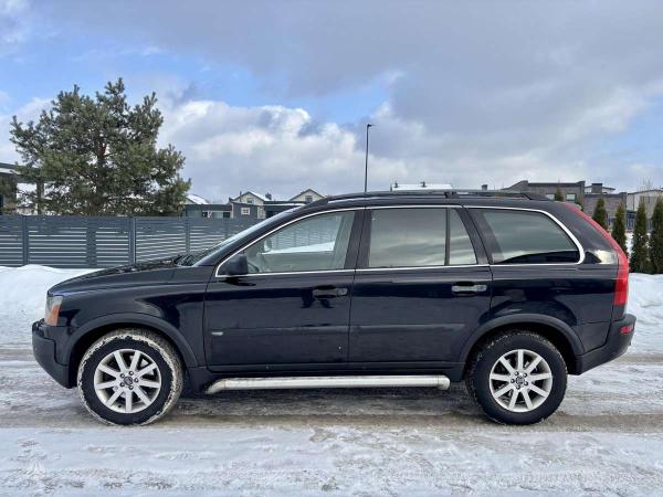 Black Volvo XC90 2004 in Vilnius, with an engine capacity of 2.90 L and mileage of 390 thousand km for 2999 €, photo 2 on AUTOMOTO.COM.LV