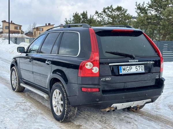 Black Volvo XC90 2004 in Vilnius, with an engine capacity of 2.90 L and mileage of 390 thousand km for 2999 €, photo 3 on AUTOMOTO.COM.LV