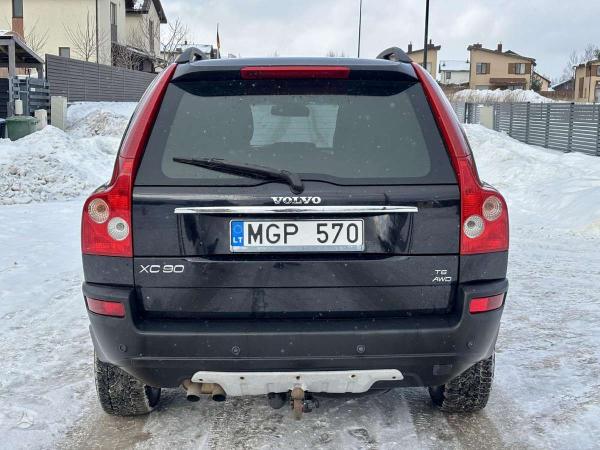 Black Volvo XC90 2004 in Vilnius, with an engine capacity of 2.90 L and mileage of 390 thousand km for 2999 €, photo 4 on AUTOMOTO.COM.LV