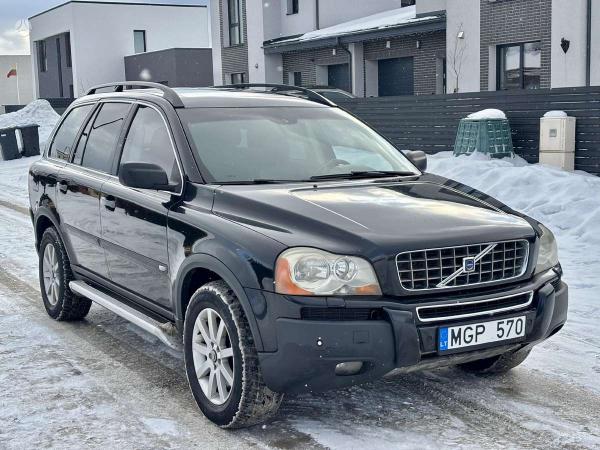 Black Volvo XC90 2004 in Vilnius, with an engine capacity of 2.90 L and mileage of 390 thousand km for 2999 €, photo 8 on AUTOMOTO.COM.LV