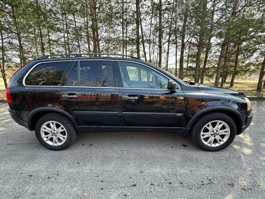 Black Volvo XC90 2004 in Vilnius, with an engine capacity of 2.40 L and mileage of 392 thousand km for 2850 €, photo 5 on AUTOMOTO.COM.LV