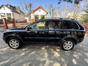 Black Volvo XC90 2004 in Vilnius, with an engine capacity of 2.40 L and mileage of 392 thousand km for 2850 €, photo 6 on AUTOMOTO.COM.LV