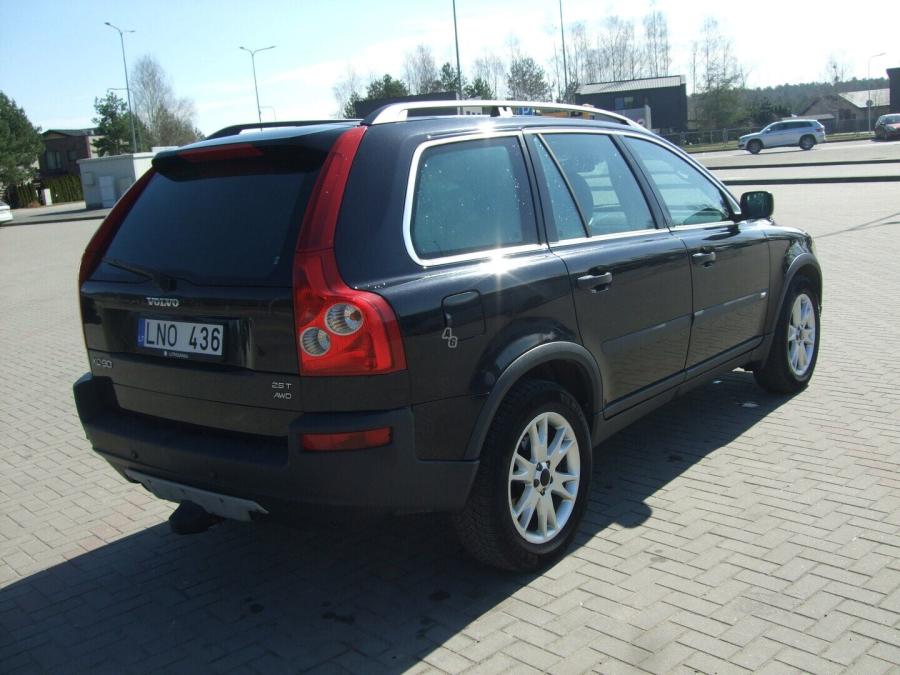 Melns Volvo XC90 2004 Alīta, ar dzinēja tilpumu 2.50 L un nobraukumu 320 tūkst. km par 4500 €, foto 13 vietnē AUTOMOTO.COM.LV
