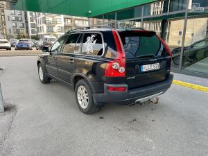 Black Volvo XC90 2004 in Vilnius, with an engine capacity of 2.40 L and mileage of 430 thousand km for 3150 €, photo 5 on AUTOMOTO.COM.LV
