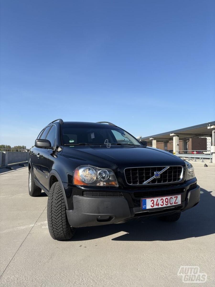 Melns Volvo XC90 2004 Viļņa, ar dzinēja tilpumu 2.40 L un nobraukumu 336 tūkst. km par 4500 €, foto 1 vietnē AUTOMOTO.COM.LV