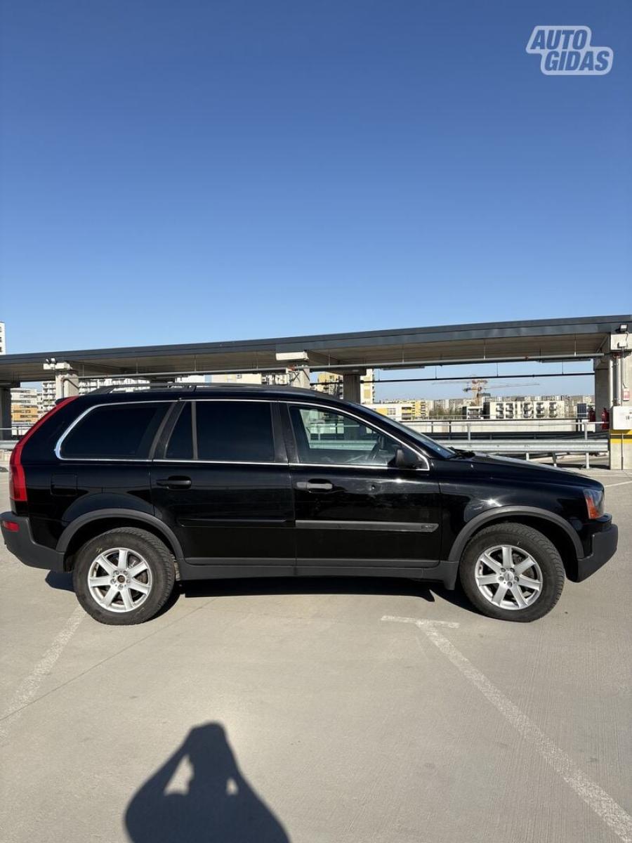Melns Volvo XC90 2004 Viļņa, ar dzinēja tilpumu 2.40 L un nobraukumu 336 tūkst. km par 4500 €, foto 8 vietnē AUTOMOTO.COM.LV