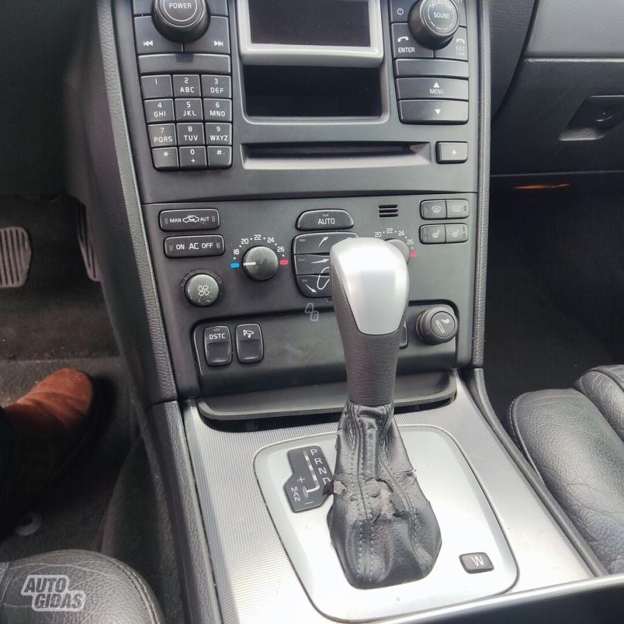 Black Volvo XC90 2004 in Vilnius, with an engine capacity of 2.90 L and mileage of 330 thousand km for 3800 €, photo 12 on AUTOMOTO.COM.LV