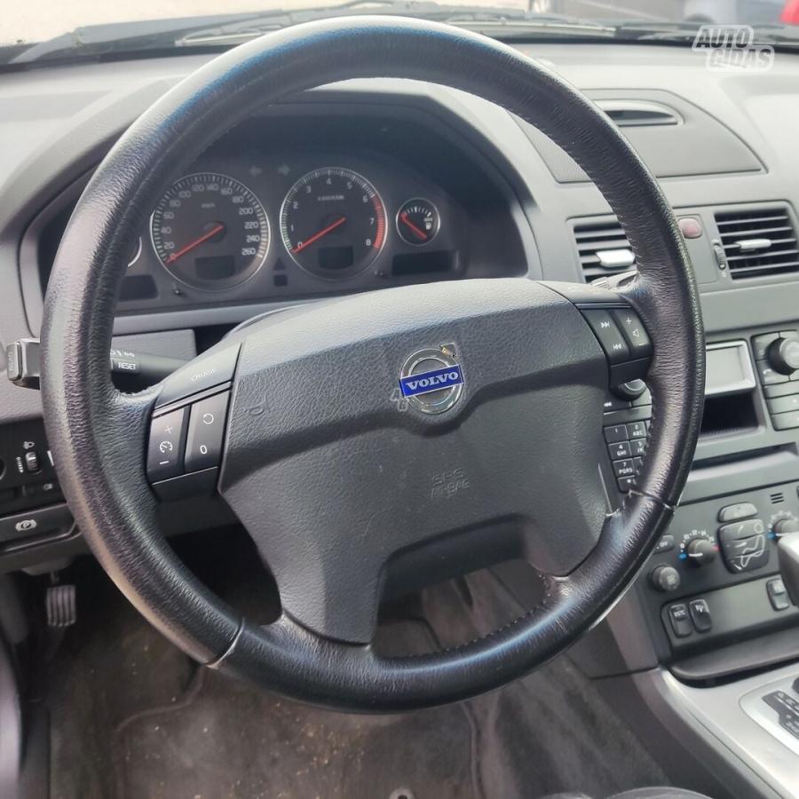 Black Volvo XC90 2004 in Vilnius, with an engine capacity of 2.90 L and mileage of 330 thousand km for 3800 €, photo 13 on AUTOMOTO.COM.LV