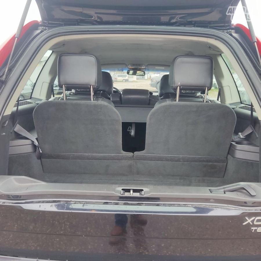 Black Volvo XC90 2004 in Vilnius, with an engine capacity of 2.90 L and mileage of 330 thousand km for 3800 €, photo 16 on AUTOMOTO.COM.LV