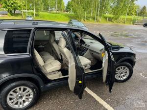Melns Volvo XC90 2004 Kauņa, ar dzinēja tilpumu 2.40 L un nobraukumu 329 tūkst. km par 2300 €, foto 13 vietnē AUTOMOTO.COM.LV