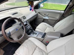 Melns Volvo XC90 2004 Kauņa, ar dzinēja tilpumu 2.40 L un nobraukumu 329 tūkst. km par 2300 €, foto 18 vietnē AUTOMOTO.COM.LV