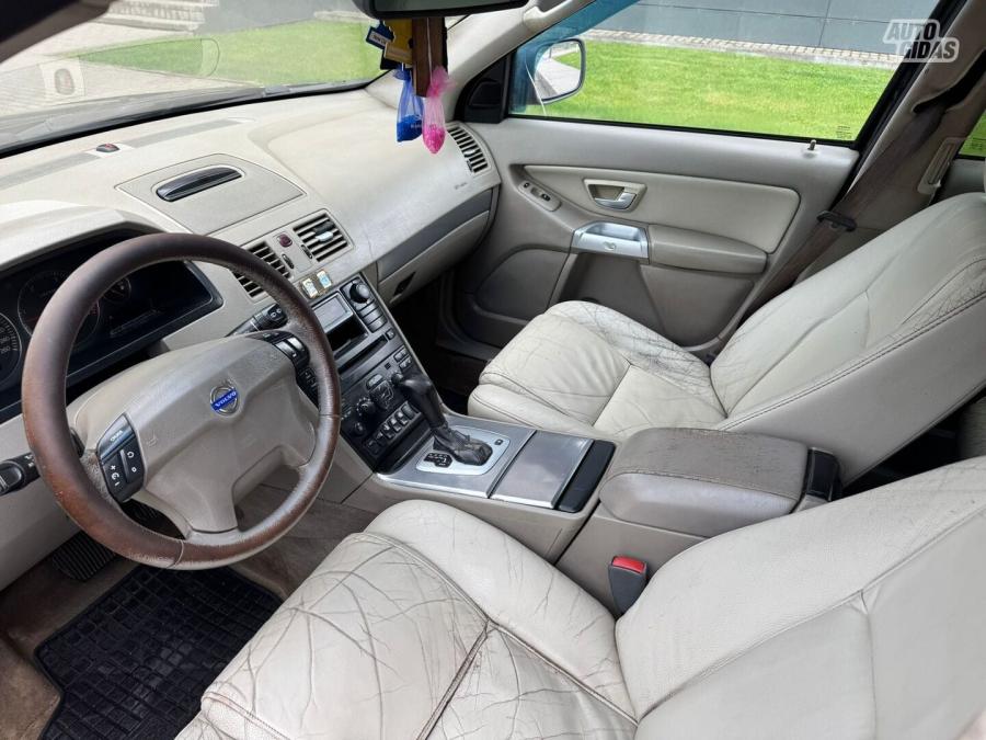 Melns Volvo XC90 2004 Kauņa, ar dzinēja tilpumu 2.40 L un nobraukumu 329 tūkst. km par 2300 €, foto 18 vietnē AUTOMOTO.COM.LV