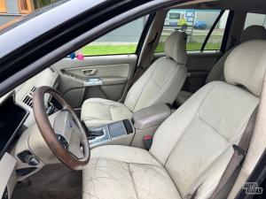 Melns Volvo XC90 2004 Kauņa, ar dzinēja tilpumu 2.40 L un nobraukumu 329 tūkst. km par 2300 €, foto 20 vietnē AUTOMOTO.COM.LV