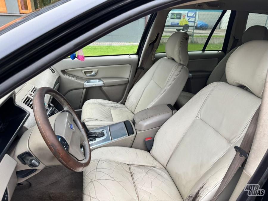 Melns Volvo XC90 2004 Kauņa, ar dzinēja tilpumu 2.40 L un nobraukumu 329 tūkst. km par 2300 €, foto 20 vietnē AUTOMOTO.COM.LV