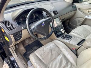 Melns Volvo XC90 2004 Viļņa, ar dzinēja tilpumu 2.40 L un nobraukumu 433 tūkst. km par 2900 €, foto 14 vietnē AUTOMOTO.COM.LV