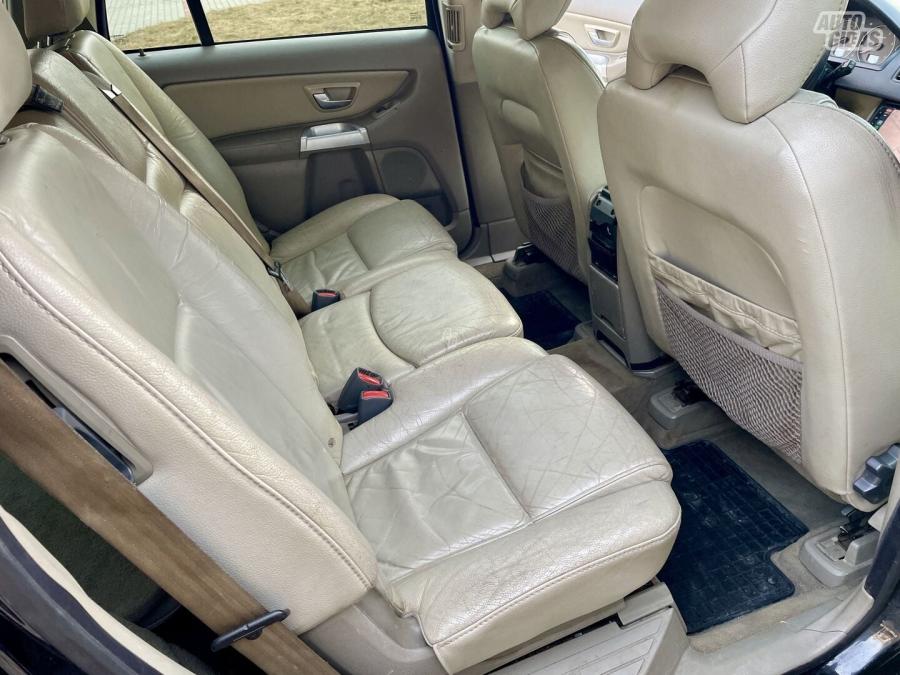 Melns Volvo XC90 2004 Viļņa, ar dzinēja tilpumu 2.40 L un nobraukumu 433 tūkst. km par 2900 €, foto 17 vietnē AUTOMOTO.COM.LV