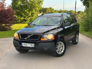 Melns Volvo XC90 2004 Kauņa, ar dzinēja tilpumu 2.40 L un nobraukumu 385 tūkst. km par 2999 €, foto  vietnē AUTOMOTO.COM.LV