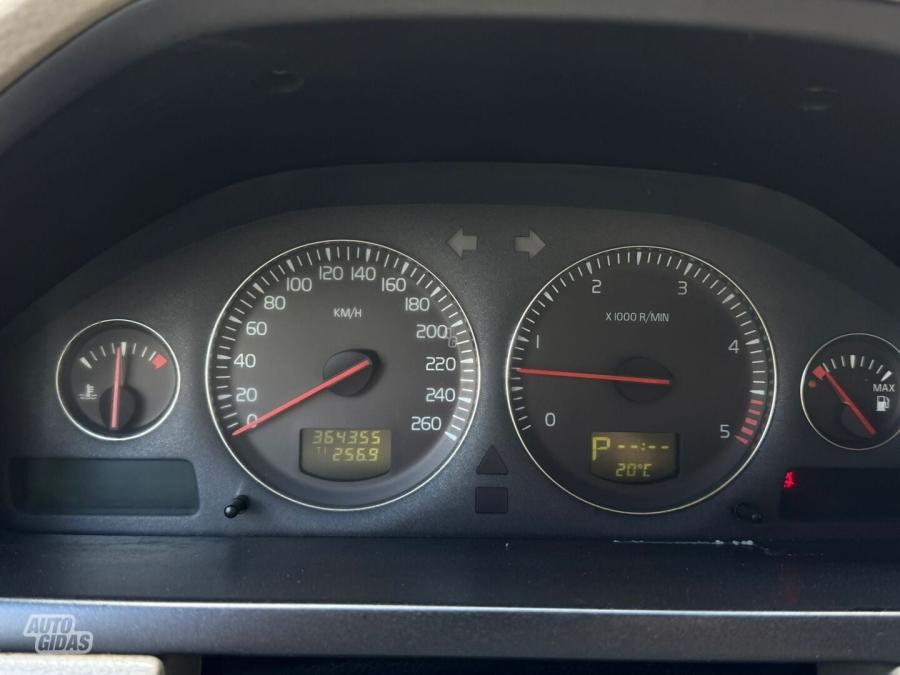 Black Volvo XC90 2004 in Kaunas, with an engine capacity of 2.40 L and mileage of 342 thousand km for 2500 €, photo 15 on AUTOMOTO.COM.LV