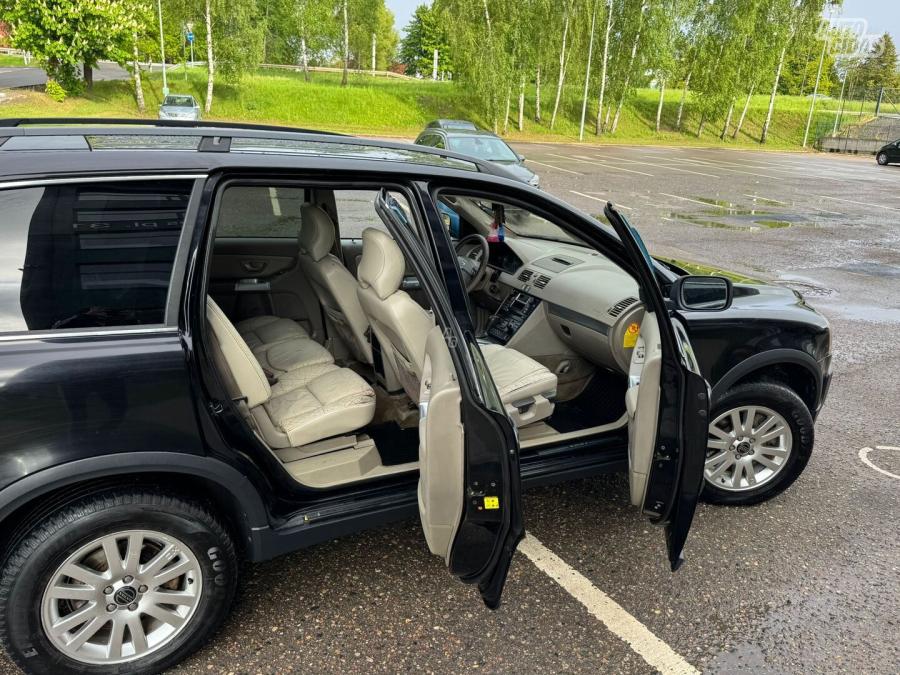 Black Volvo XC90 2004 in Kaunas, with an engine capacity of 2.40 L and mileage of 342 thousand km for 2500 €, photo 16 on AUTOMOTO.COM.LV
