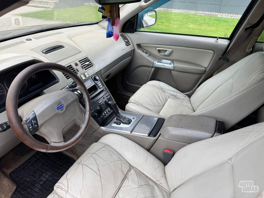 Black Volvo XC90 2004 in Kaunas, with an engine capacity of 2.40 L and mileage of 342 thousand km for 2500 €, photo 22 on AUTOMOTO.COM.LV