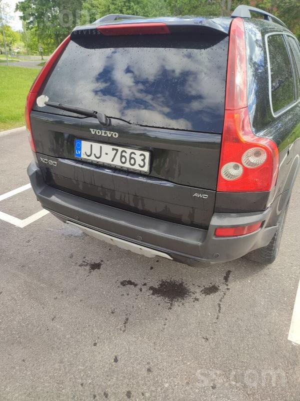 Melns Volvo XC90 2004 Alūksne, ar dzinēja tilpumu 2.40 L un nobraukumu 325 tūkst. km par 3000 €, foto 3 vietnē AUTOMOTO.COM.LV