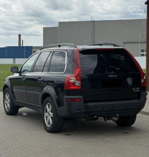 Black Volvo XC90 2004 in Kaunas, with an engine capacity of 2.40 L and mileage of 305 thousand km for 3400 €, photo 4 on AUTOMOTO.COM.LV