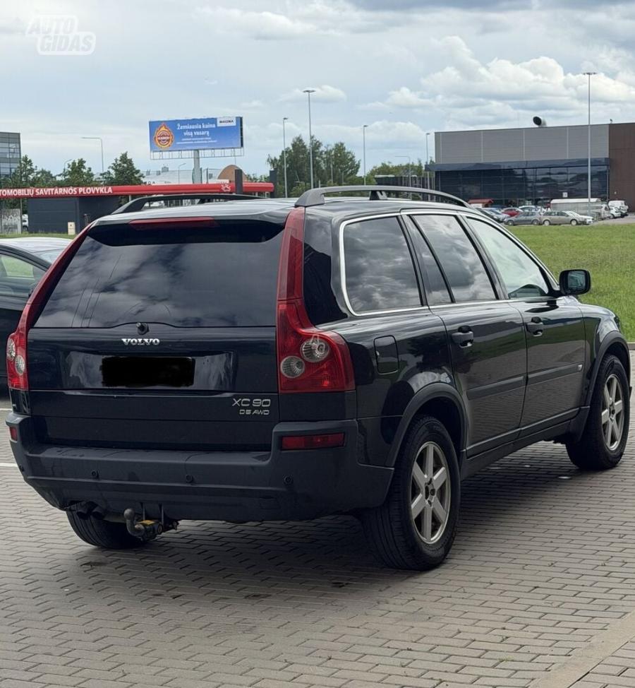Black Volvo XC90 2004 in Kaunas, with an engine capacity of 2.40 L and mileage of 305 thousand km for 3400 €, photo 5 on AUTOMOTO.COM.LV