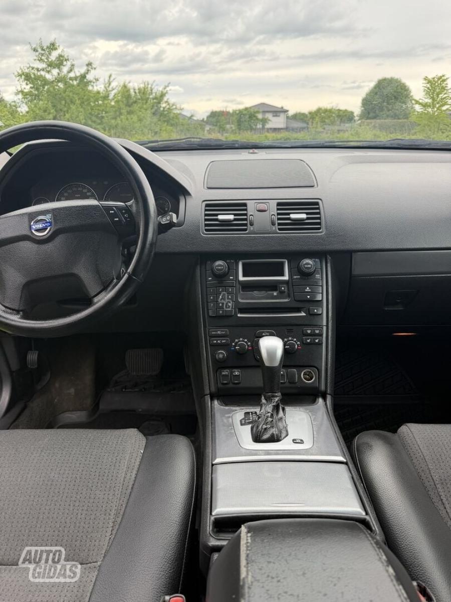 Black Volvo XC90 2004 in Kaunas, with an engine capacity of 2.40 L and mileage of 305 thousand km for 3400 €, photo 7 on AUTOMOTO.COM.LV