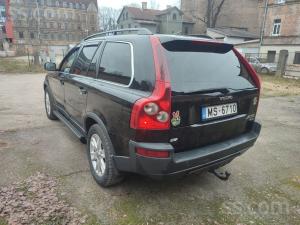 Black Volvo XC90 2004 in Riga, with an engine capacity of 2.40 L and mileage of 385 thousand km for 3350 €, photo 4 on AUTOMOTO.COM.LV