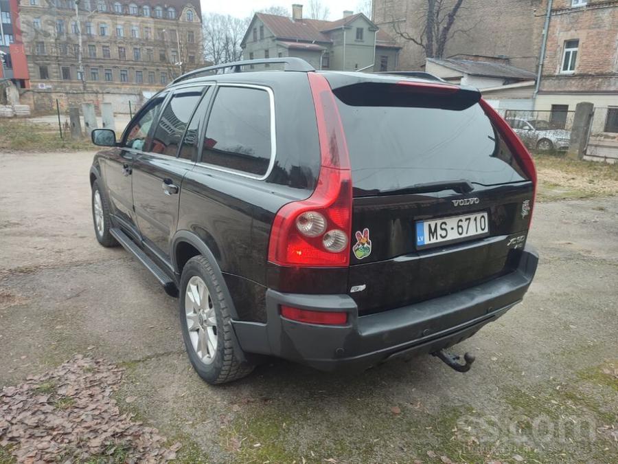 Black Volvo XC90 2004 in Riga, with an engine capacity of 2.40 L and mileage of 385 thousand km for 3350 €, photo 4 on AUTOMOTO.COM.LV