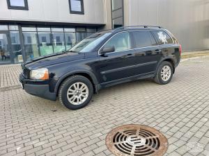 Black Volvo XC90 2004 in Vilnius, with an engine capacity of 2.40 L and mileage of 433 thousand km for 2800 €, photo 9 on AUTOMOTO.COM.LV