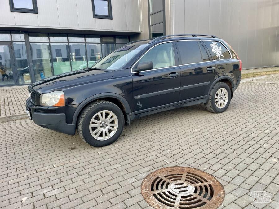 Black Volvo XC90 2004 in Vilnius, with an engine capacity of 2.40 L and mileage of 433 thousand km for 2800 €, photo 9 on AUTOMOTO.COM.LV