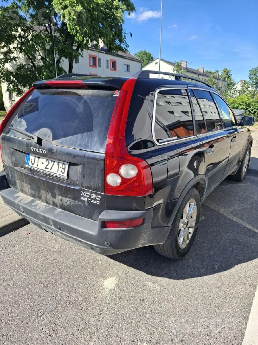 Melns Volvo XC90 2004 Valmiera, ar dzinēja tilpumu 2.50 L un nobraukumu 400 tūkst. km par 1100 €, foto 1 vietnē AUTOMOTO.COM.LV