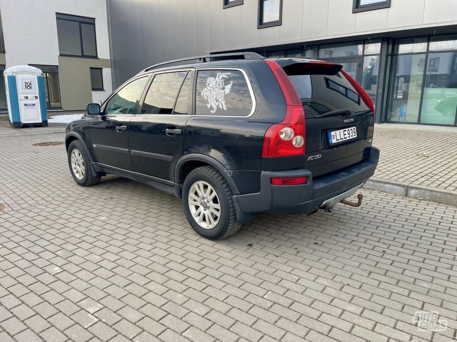 Black Volvo XC90 2004 in Vilnius, with an engine capacity of 2.40 L and mileage of 433 thousand km for 2900 €, photo 5 on AUTOMOTO.COM.LV