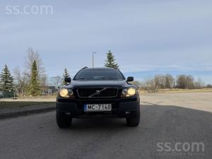 Black Volvo XC90 2004 in Cesis, with an engine capacity of 2.40 L and mileage of 0 thousand km for 3400 €, photo 3 on AUTOMOTO.COM.LV