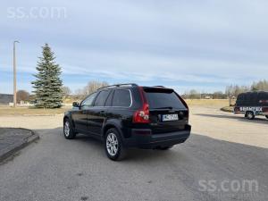 Black Volvo XC90 2004 in Cesis, with an engine capacity of 2.40 L and mileage of 0 thousand km for 3400 €, photo 7 on AUTOMOTO.COM.LV