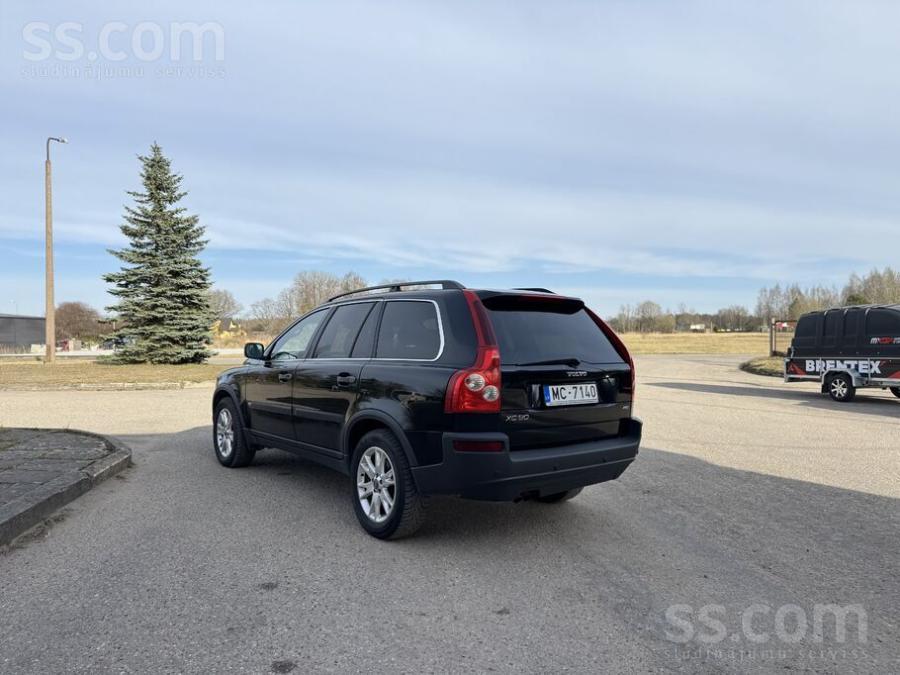 Black Volvo XC90 2004 in Cesis, with an engine capacity of 2.40 L and mileage of 0 thousand km for 3400 €, photo 7 on AUTOMOTO.COM.LV