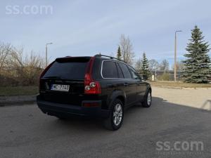 Black Volvo XC90 2004 in Cesis, with an engine capacity of 2.40 L and mileage of 0 thousand km for 3400 €, photo 8 on AUTOMOTO.COM.LV