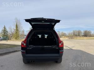 Black Volvo XC90 2004 in Cesis, with an engine capacity of 2.40 L and mileage of 0 thousand km for 3400 €, photo 10 on AUTOMOTO.COM.LV