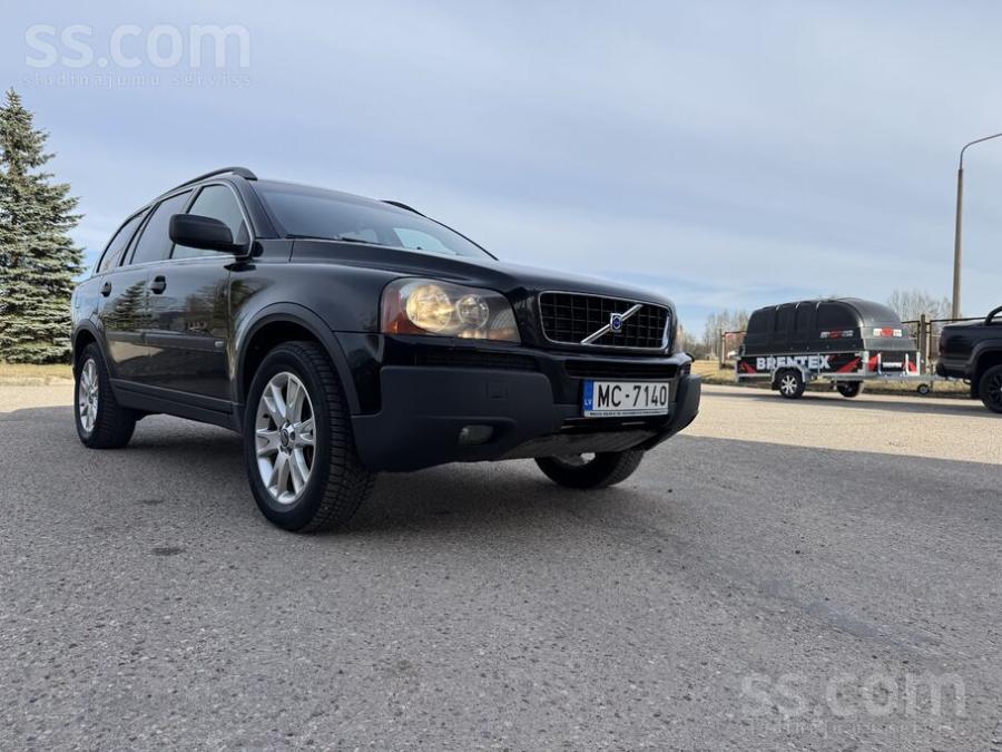 Black Volvo XC90 2004 in Cesis, with an engine capacity of 2.40 L and mileage of 0 thousand km for 3400 €, photo 11 on AUTOMOTO.COM.LV
